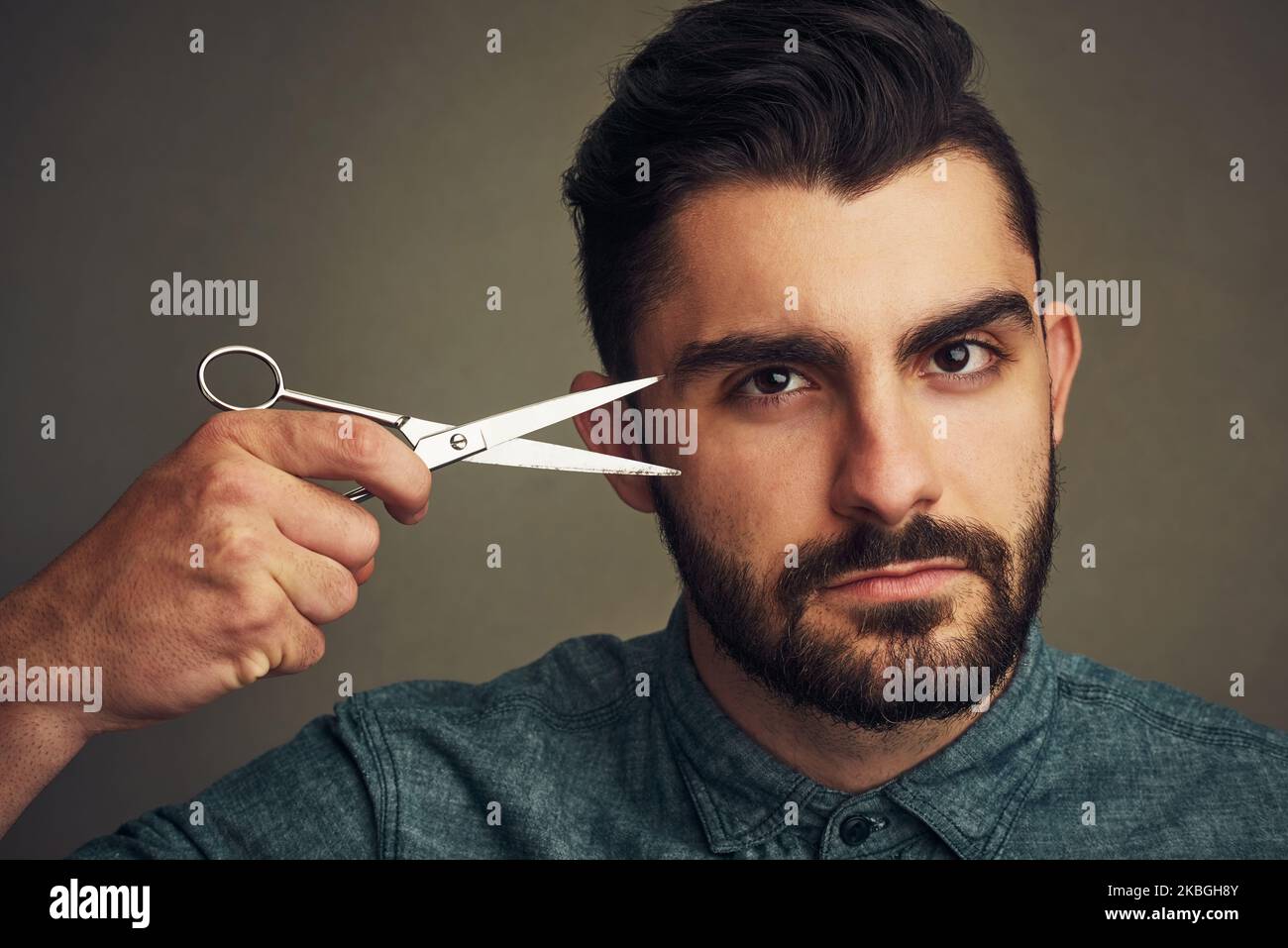 Halten posiert kopfschuss -Fotos und -Bildmaterial in hoher Auflösung ...