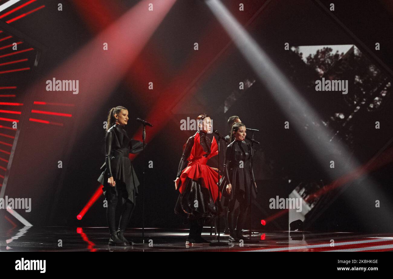 Die ukrainische Band Go A tritt auf einer Bühne während der nationalen ...