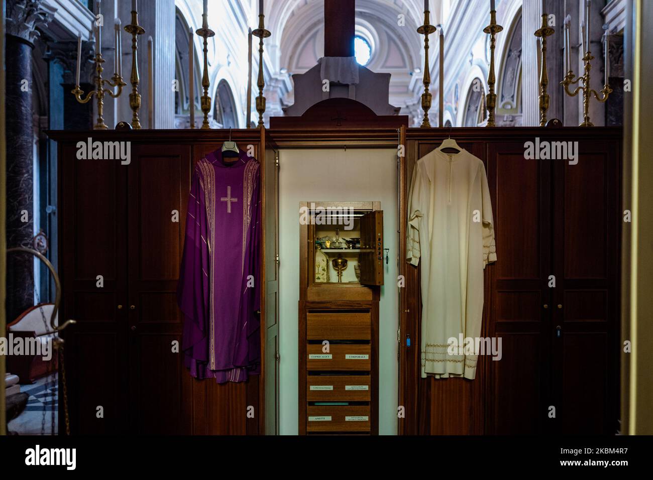 Overalls von priestern -Fotos und -Bildmaterial in hoher Auflösung – Alamy