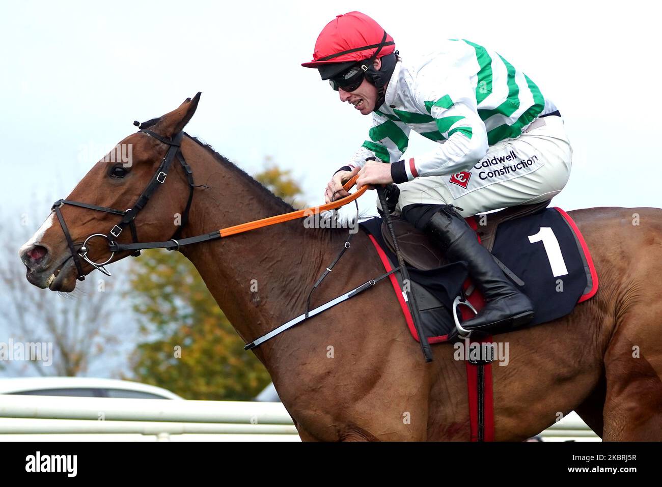 American Mike, der von dem Jockey Jack Kennedy auf dem Weg zum Gewinn ...