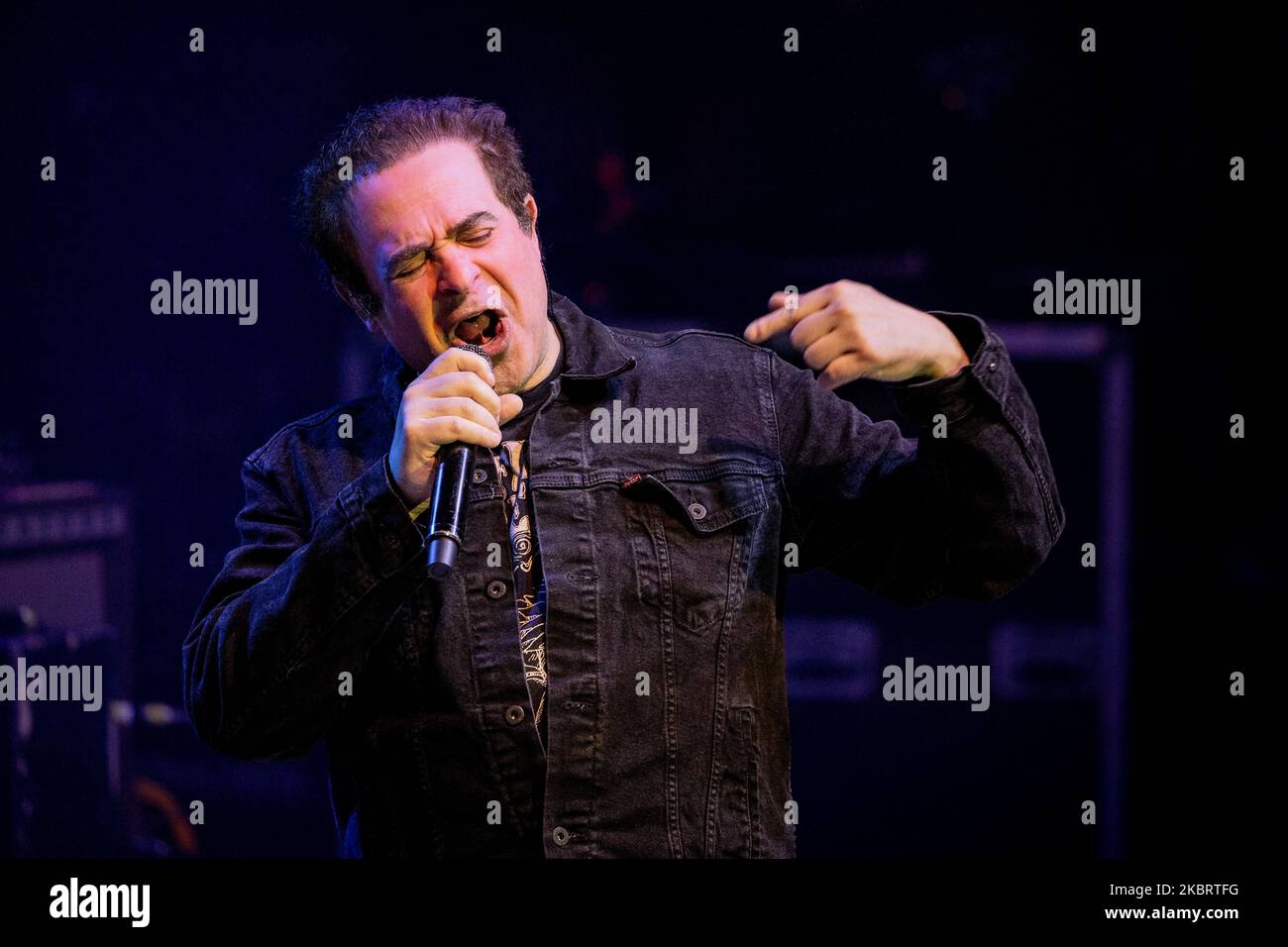 Counting crows bassist -Fotos und -Bildmaterial in hoher Auflösung – Alamy