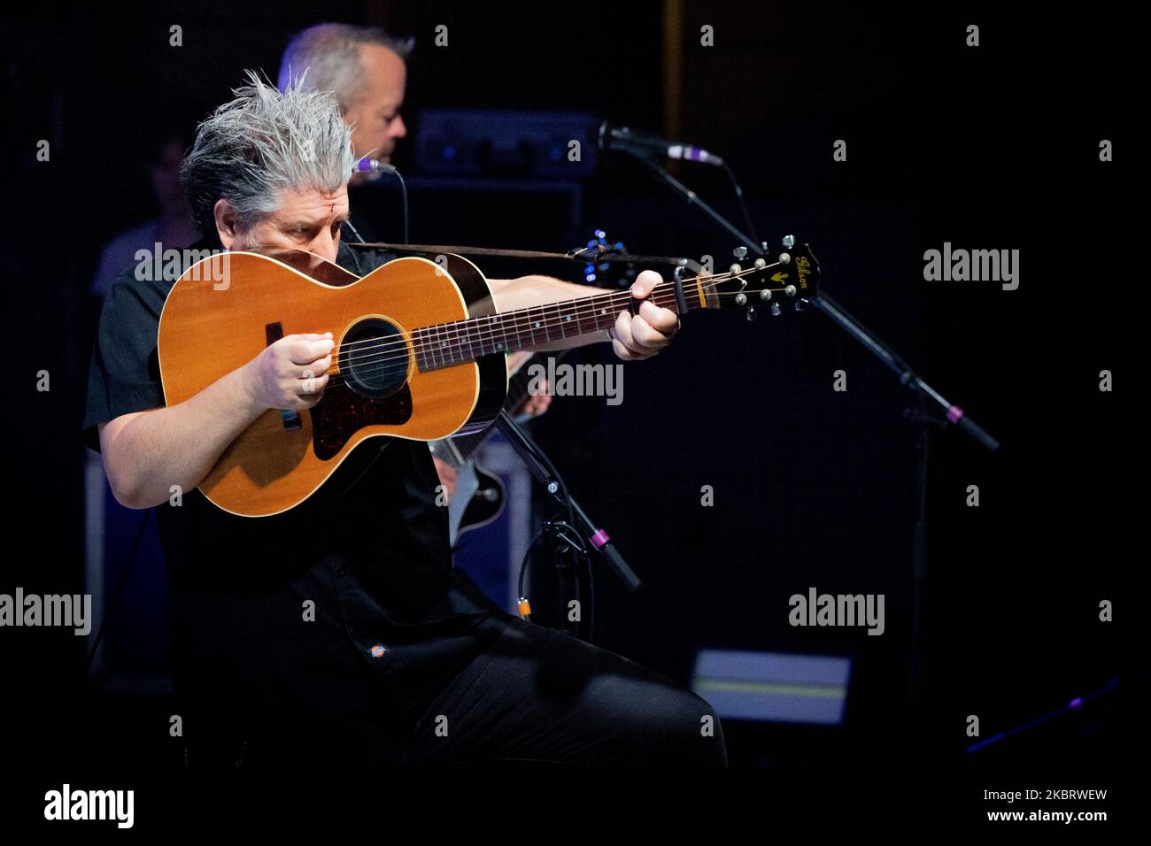 Counting crows bassist -Fotos und -Bildmaterial in hoher Auflösung – Alamy