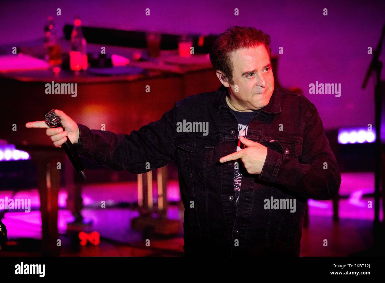 Counting crows bassist -Fotos und -Bildmaterial in hoher Auflösung – Alamy