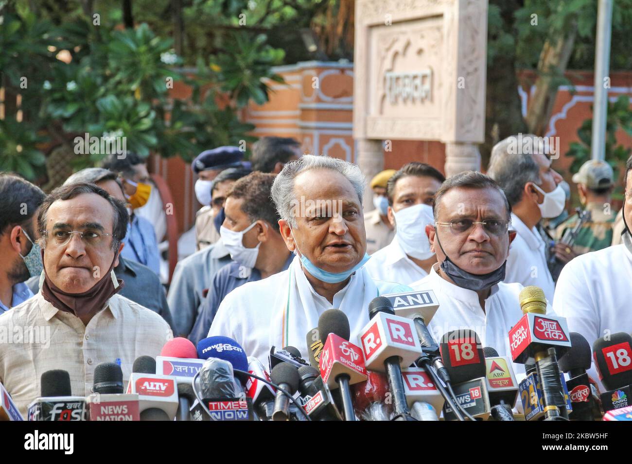 Ajay maken wendet sich an eine medienperson -Fotos und -Bildmaterial in ...