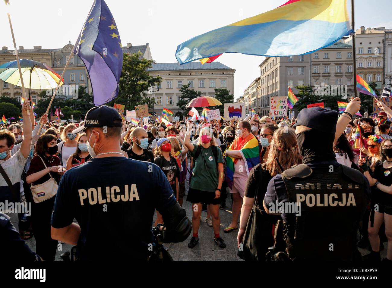 LGBTQ+-Gemeinschaften demonstrieren auf dem Hauptmarkt in Zentral ...