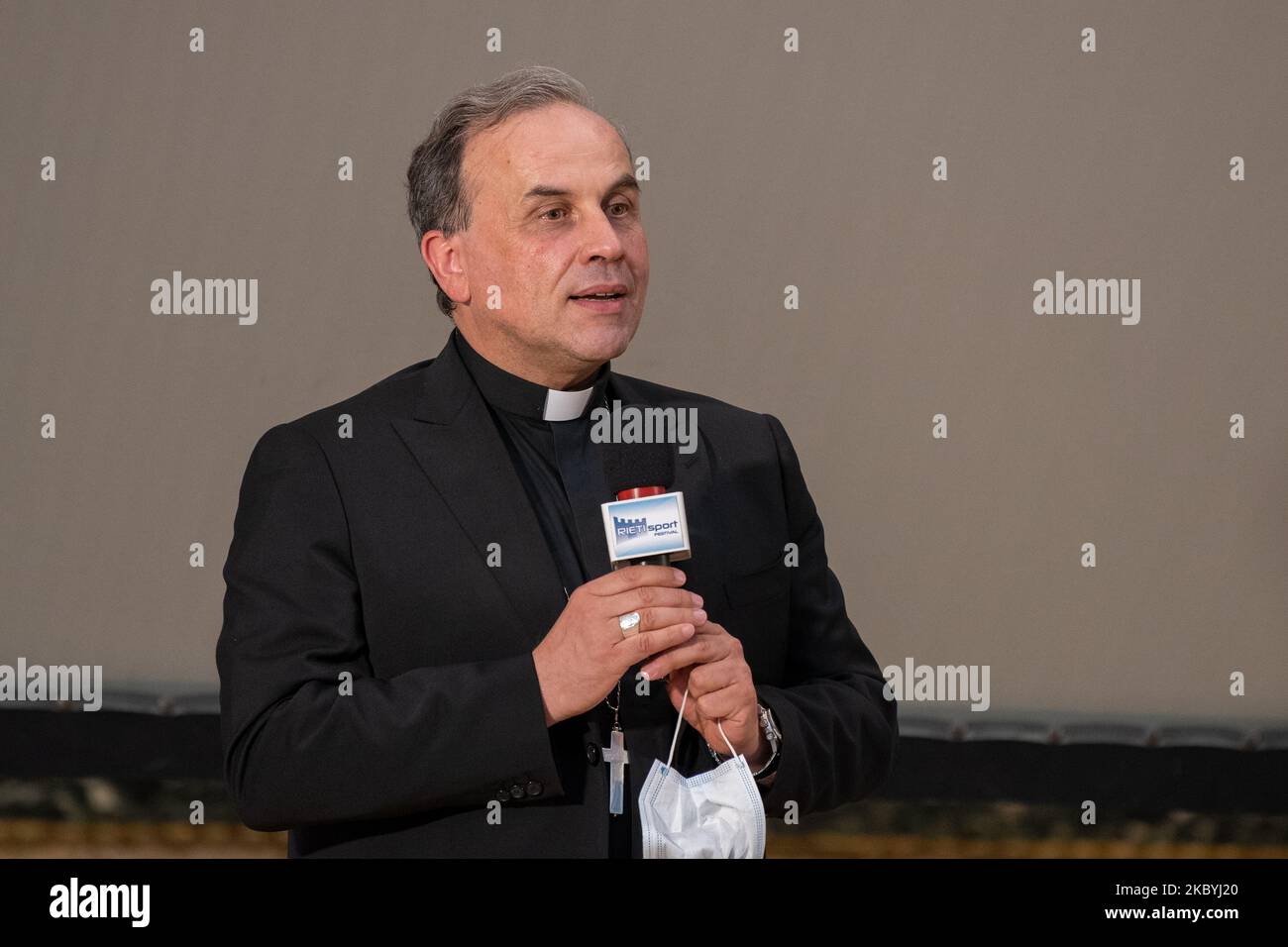 Monsignore domenico pompili -Fotos und -Bildmaterial in hoher Auflösung – Alamy