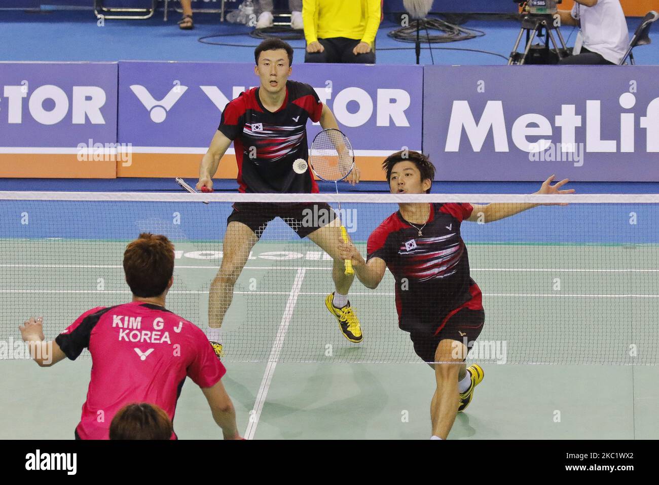 Der Südkoreaner Lee Yong DAE und sein Teamkollege Yoo Yeon Seong ...