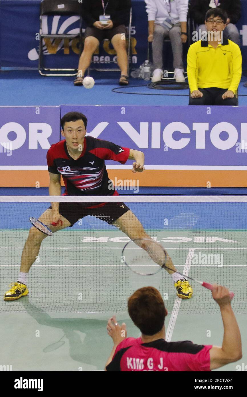 Der Südkoreaner Lee Yong DAE und sein Teamkollege Yoo Yeon Seong ...