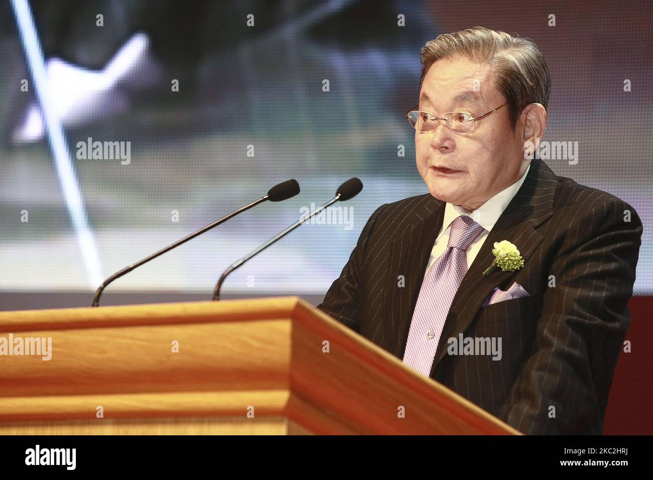 Mann hee lee -Fotos und -Bildmaterial in hoher Auflösung – Alamy