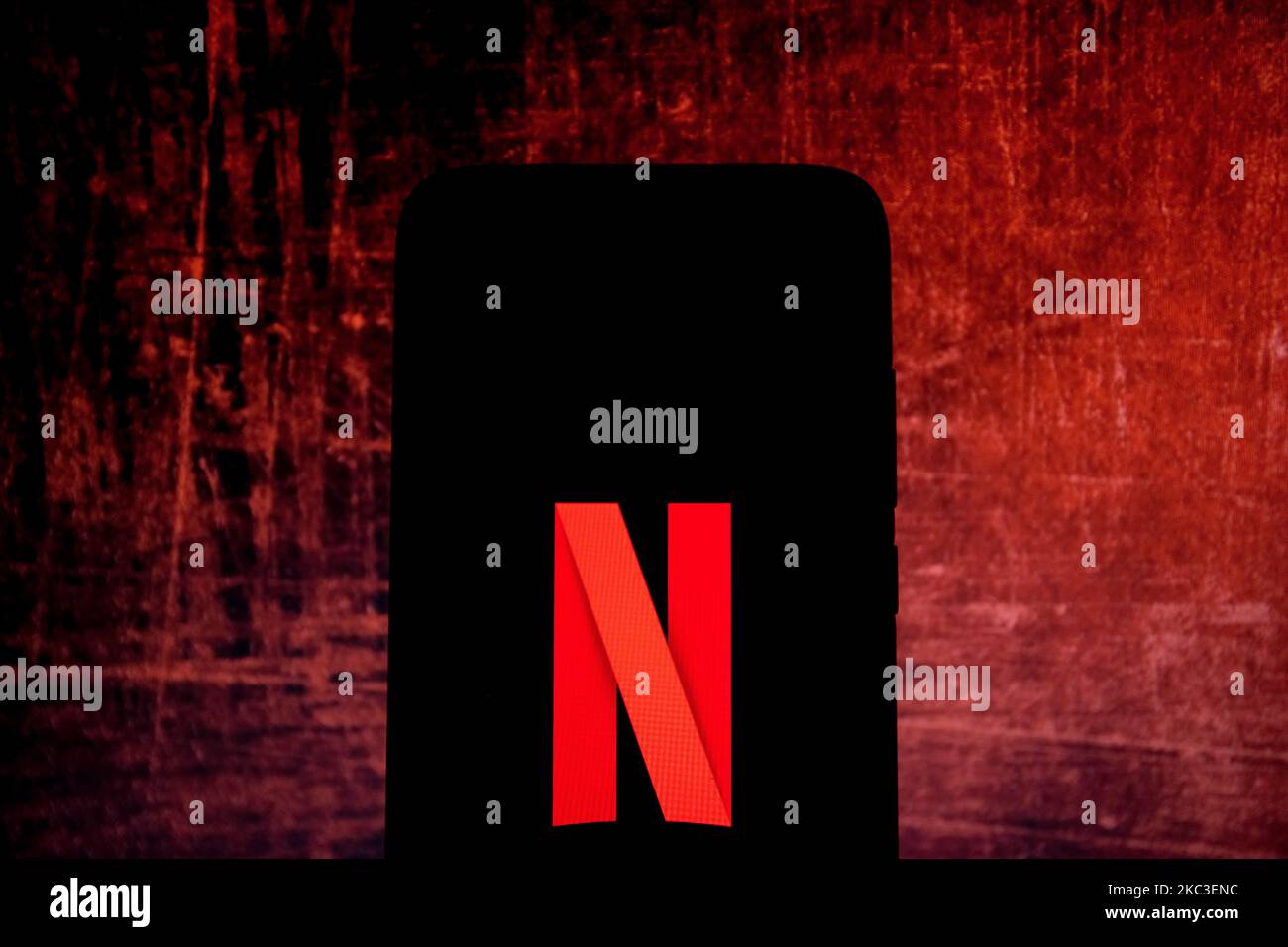 Fotoillustration netflix logo -Fotos und -Bildmaterial in hoher ...