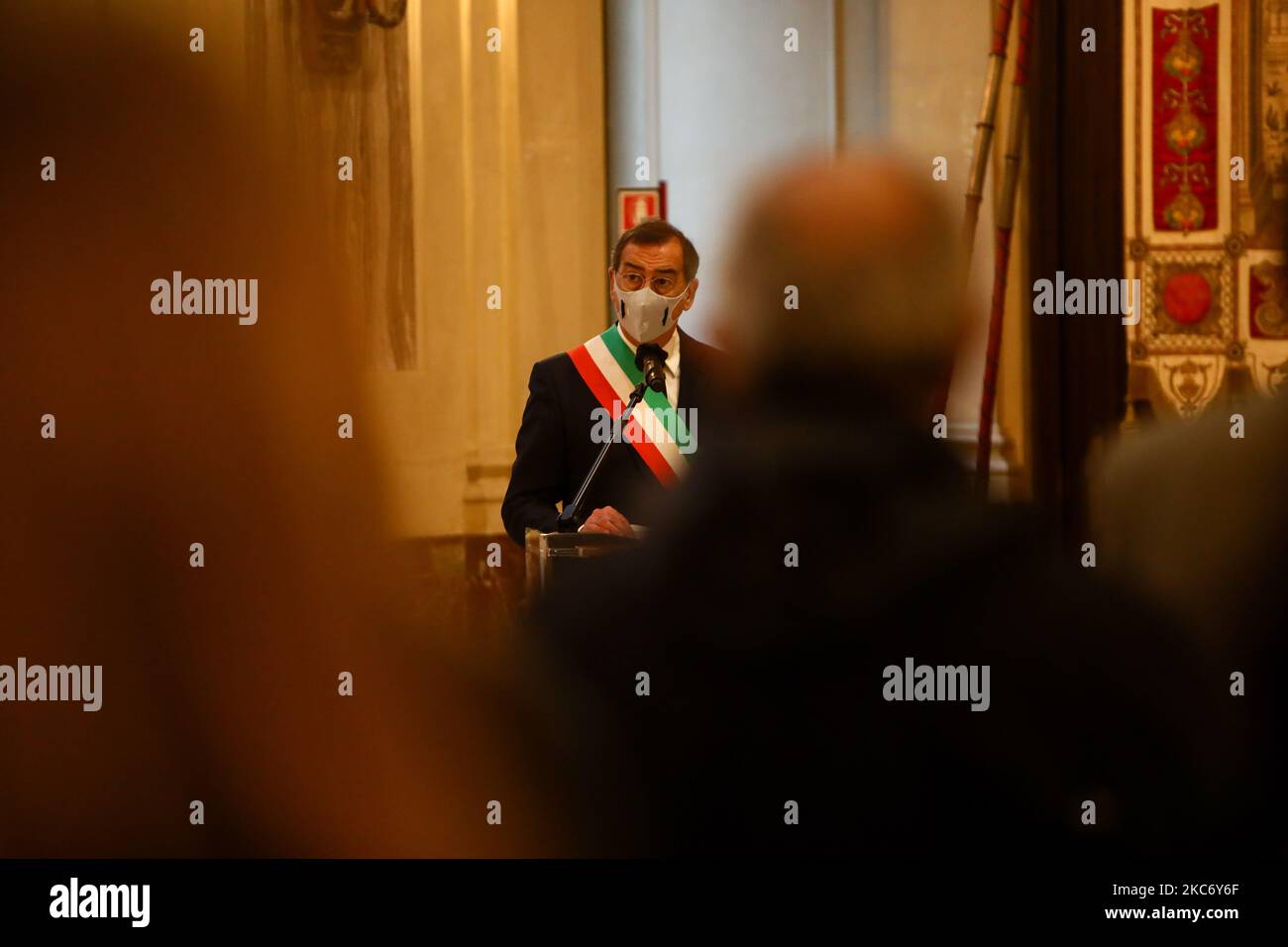 Beppe Sala ist in der Bestattungskammer des Palazzo reale von Marco ...