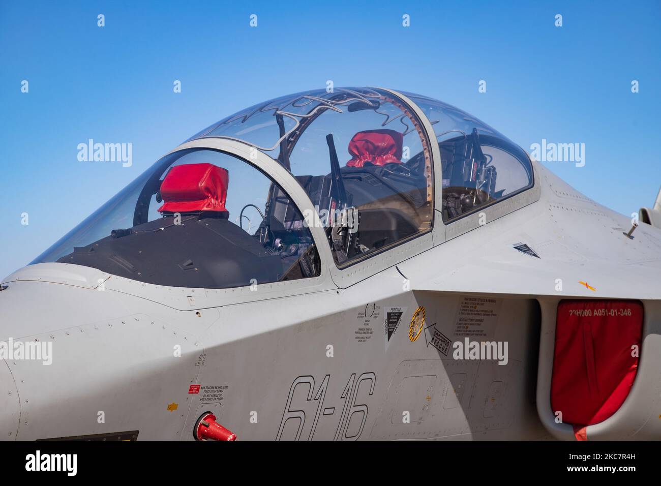 M 346 cockpit -Fotos und -Bildmaterial in hoher Auflösung – Alamy