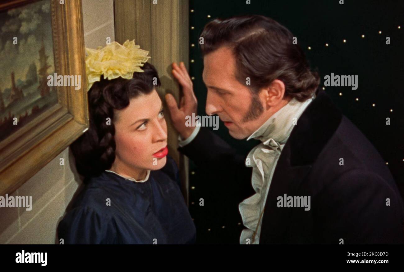 USA. Valerie Gaunt und Peter Cushing in einer Szene aus dem (C)Warner ...
