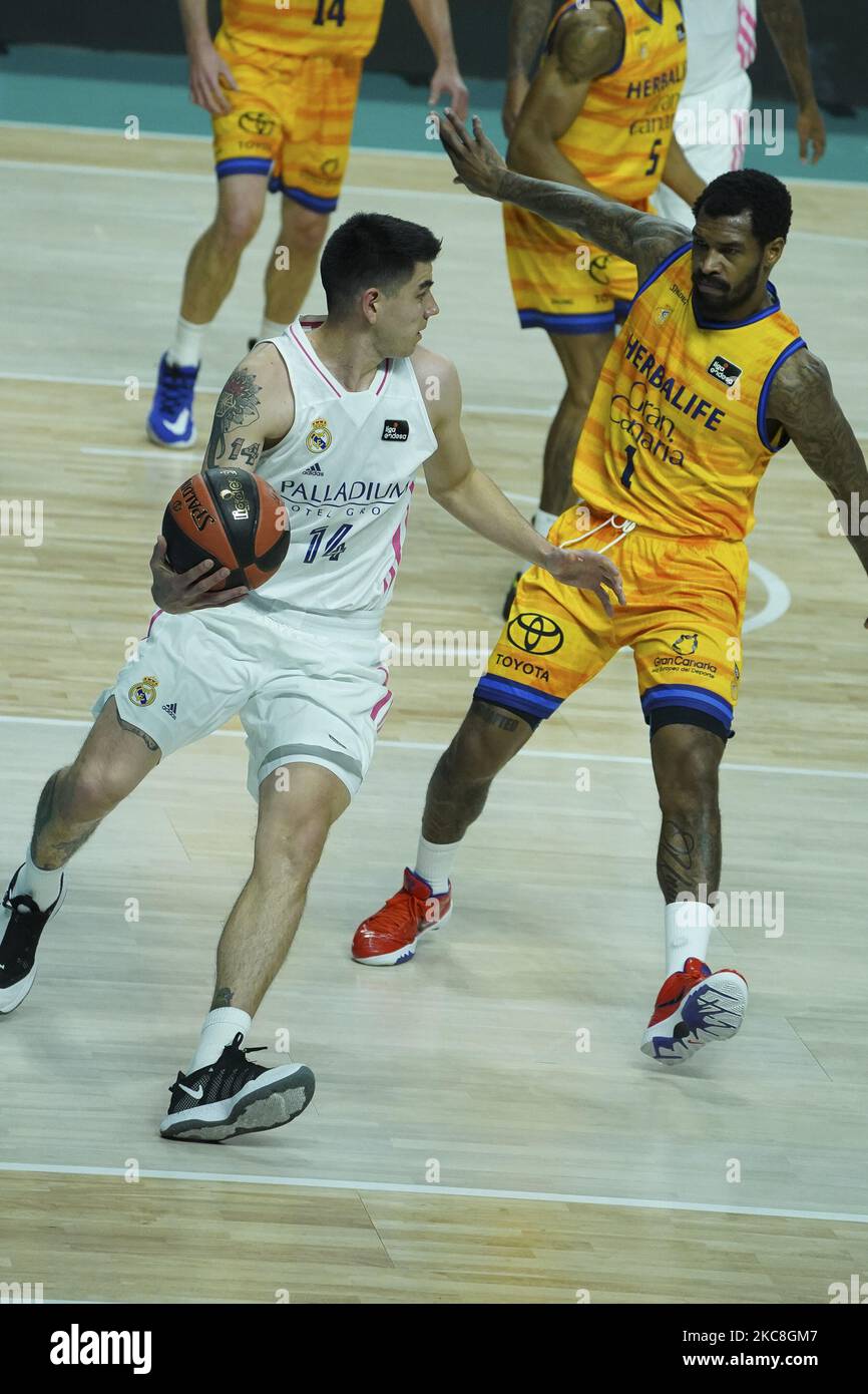 Gabriel deck von real madrid gesten -Fotos und -Bildmaterial in hoher Auflösung – Alamy