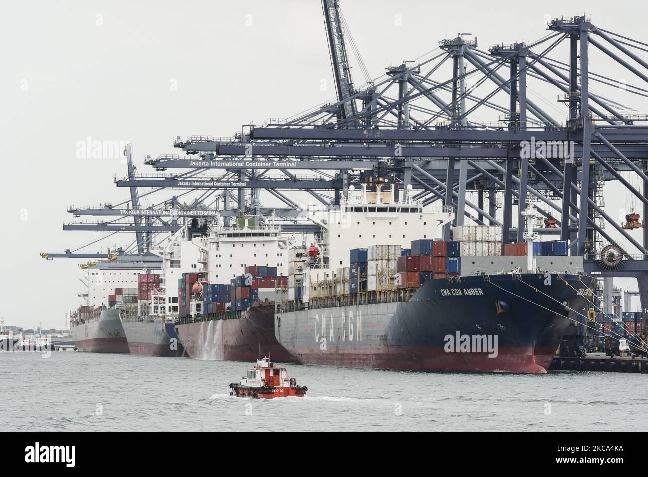 Jakarta international container terminal -Fotos und -Bildmaterial in ...