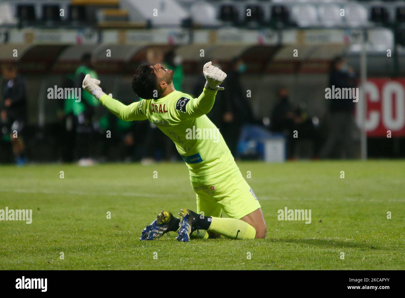 CS Maritimo Torwart Amir Abedzadeh im Einsatz während des Liga-Nos ...