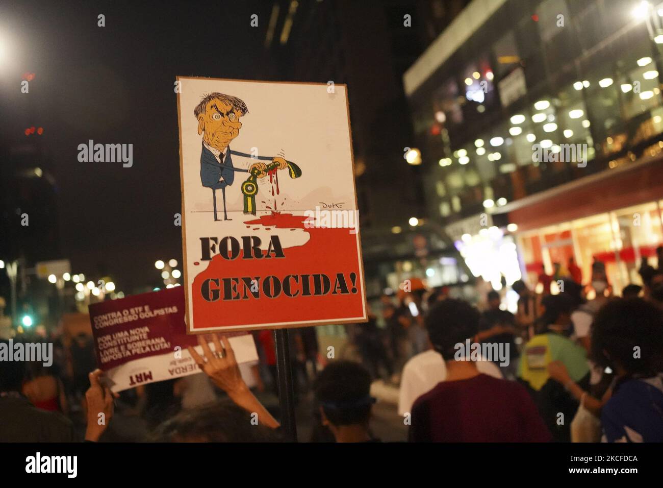 Tausende von Menschen besetzten die Avenida Paulista, um gegen den ... Tausende von Menschen besetzten die Avenida Paulista, um gegen den ...
