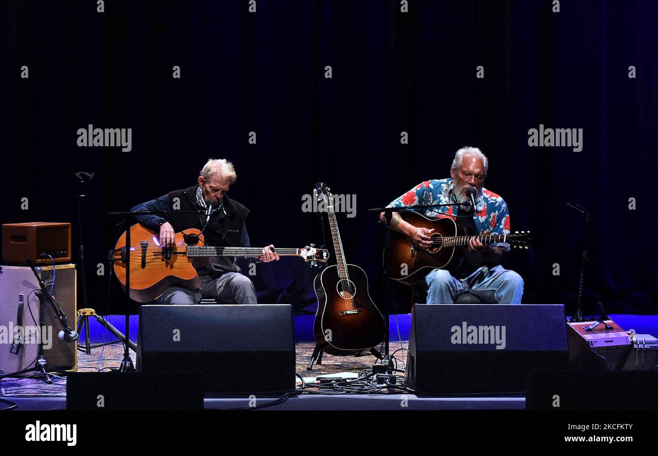 Jack Casady (links) und Jorma Kaukonen von der Band Hot Tuna treten am ...
