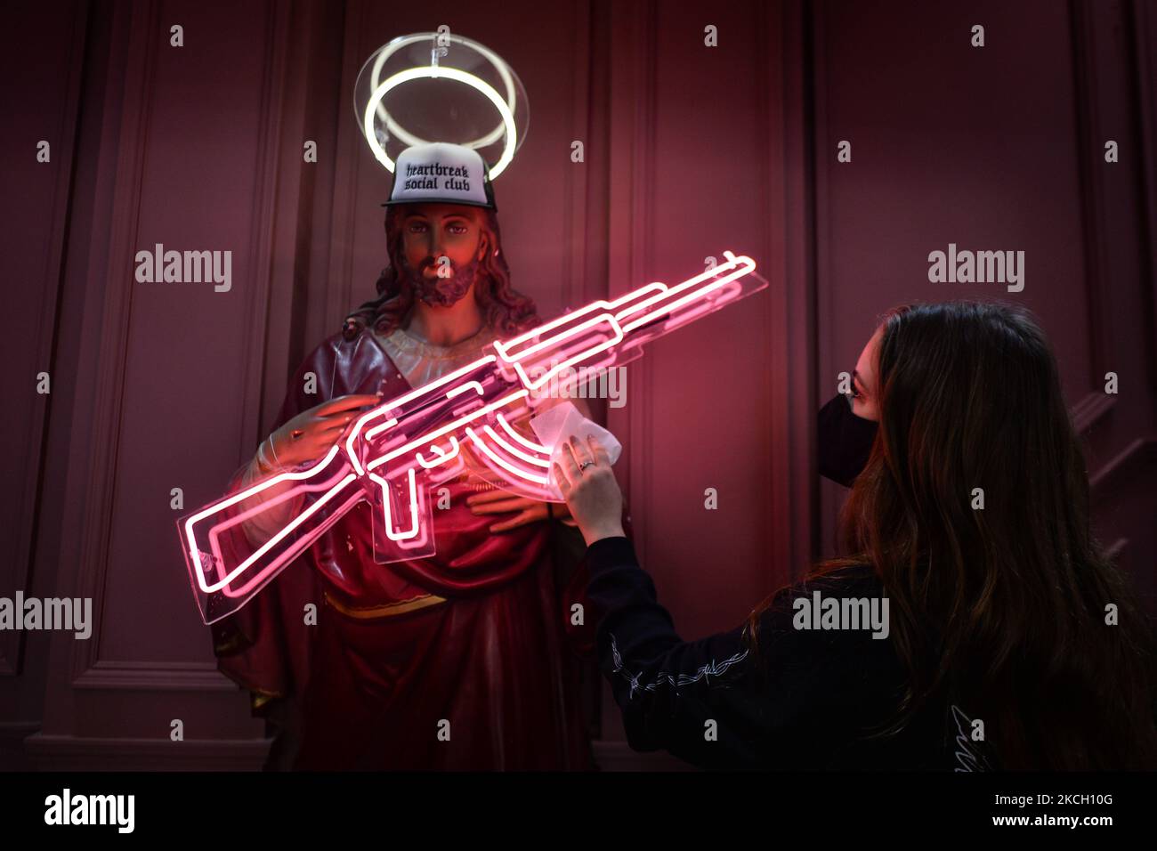 Herzschmerz social club -Fotos und -Bildmaterial in hoher Auflösung – Alamy