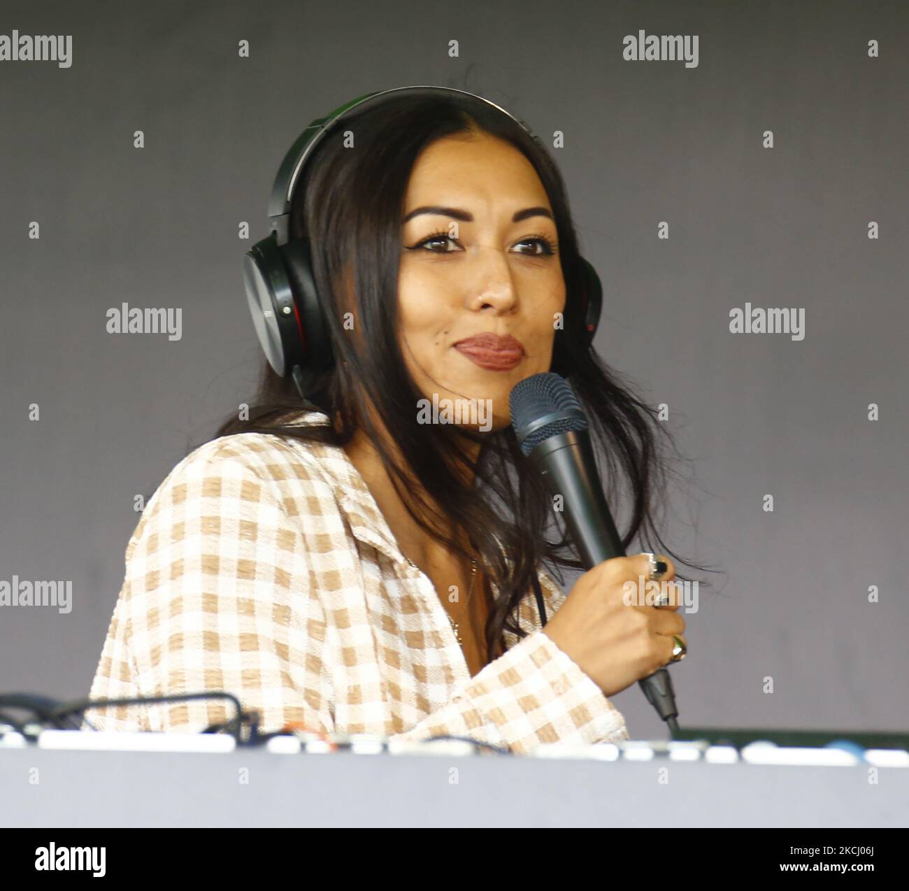 DJ Jess Iszatt spielt bei The Hundred zwischen London Spirit Women und ...