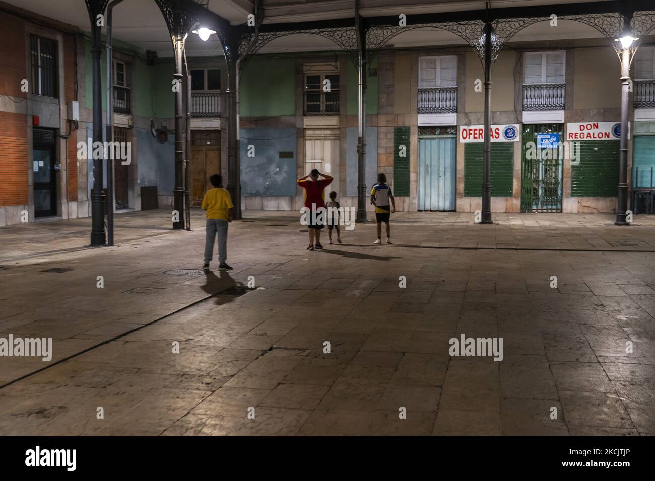 Plaza de los hermanos orbon -Fotos und -Bildmaterial in hoher Auflösung ...