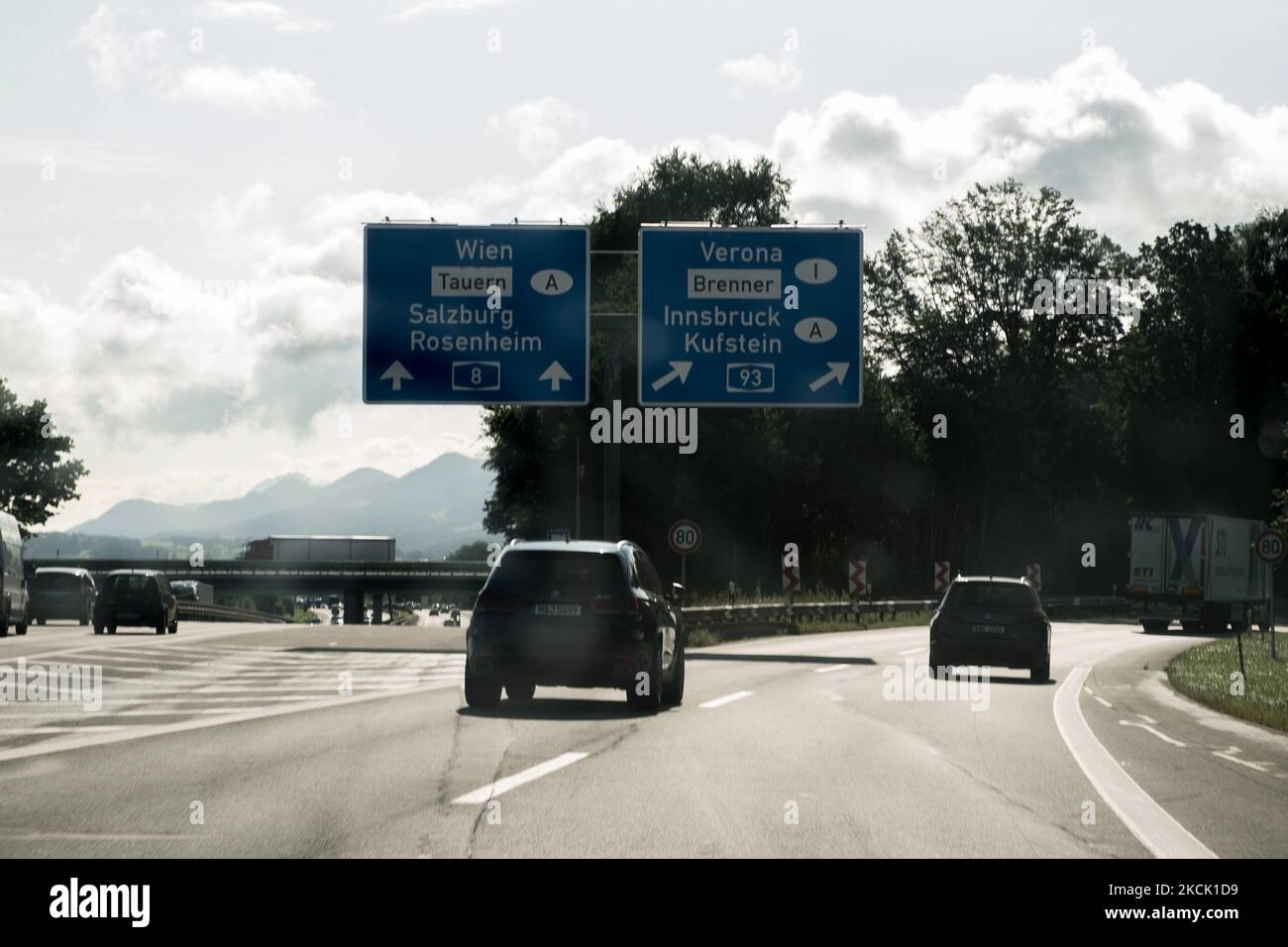 Ein Blick von der Brennerautobahn mit Durchfuhr von Fahrzeugen. Am 19 ...