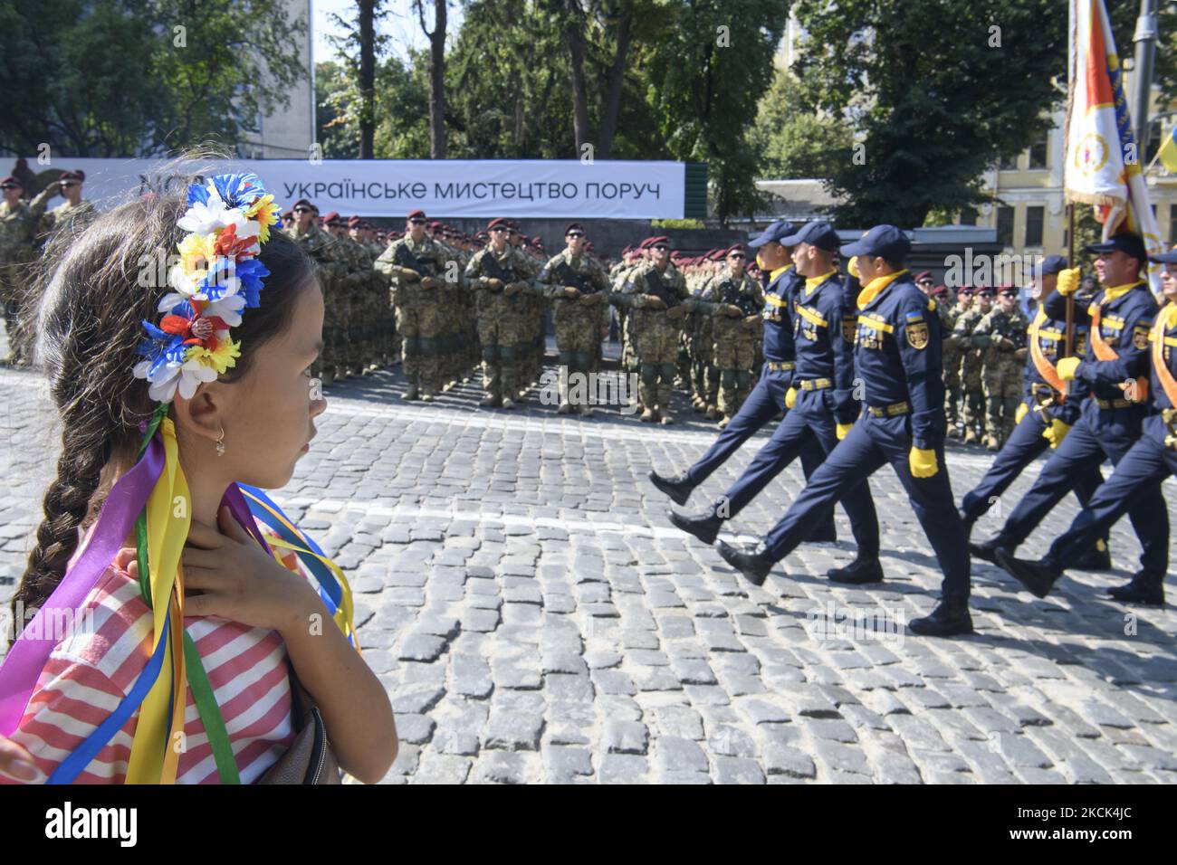 Ukrainische soldaten marschieren -Fotos und -Bildmaterial in hoher ...