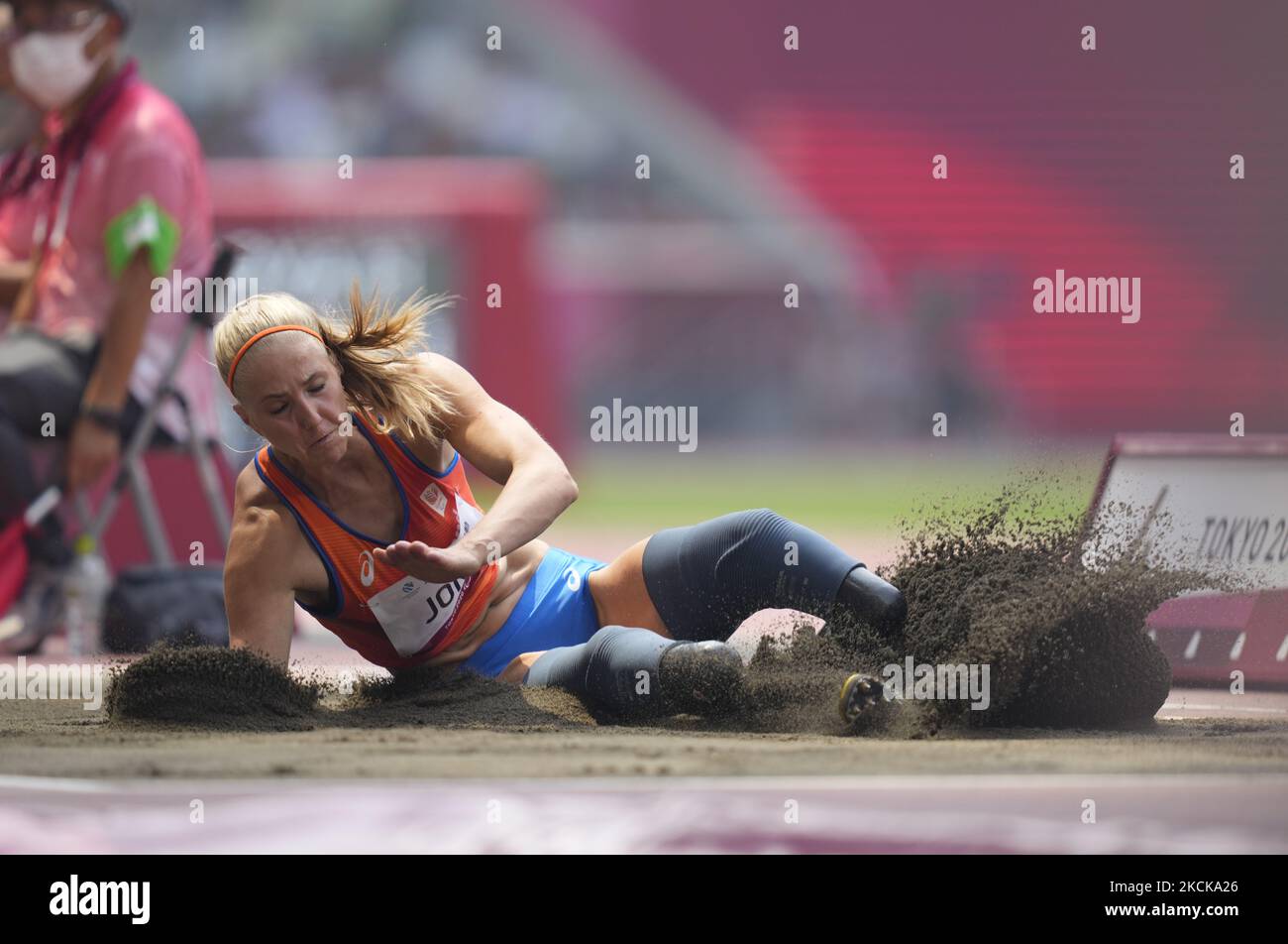 Niederlande gewinnt und bricht den weltrekord im weitsprung -Fotos und -Bildmaterial in hoher ...