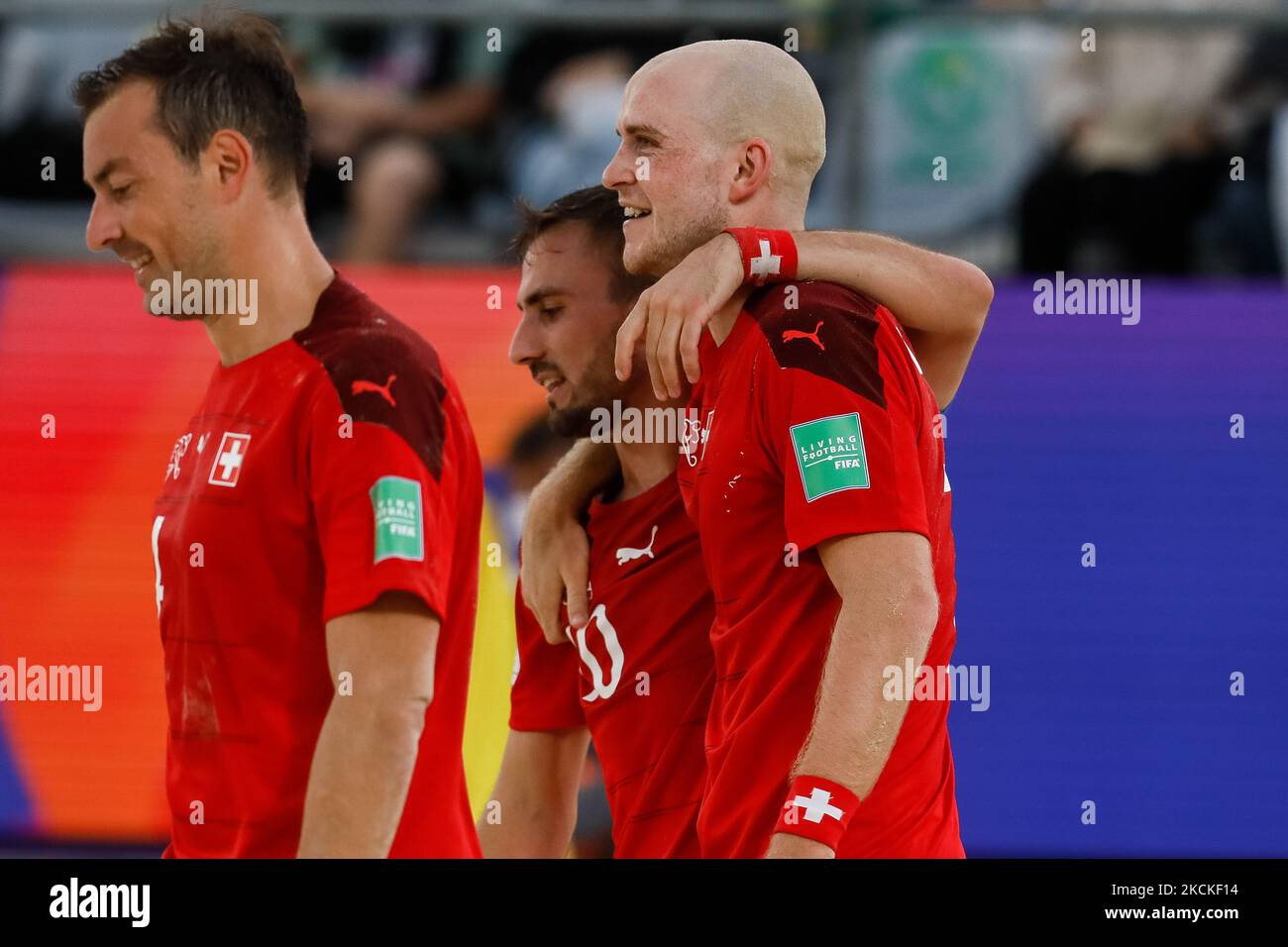 Glenn Hodel (R) aus der Schweiz feiert sein Tor mit Noel Ott (C) und Mo ...