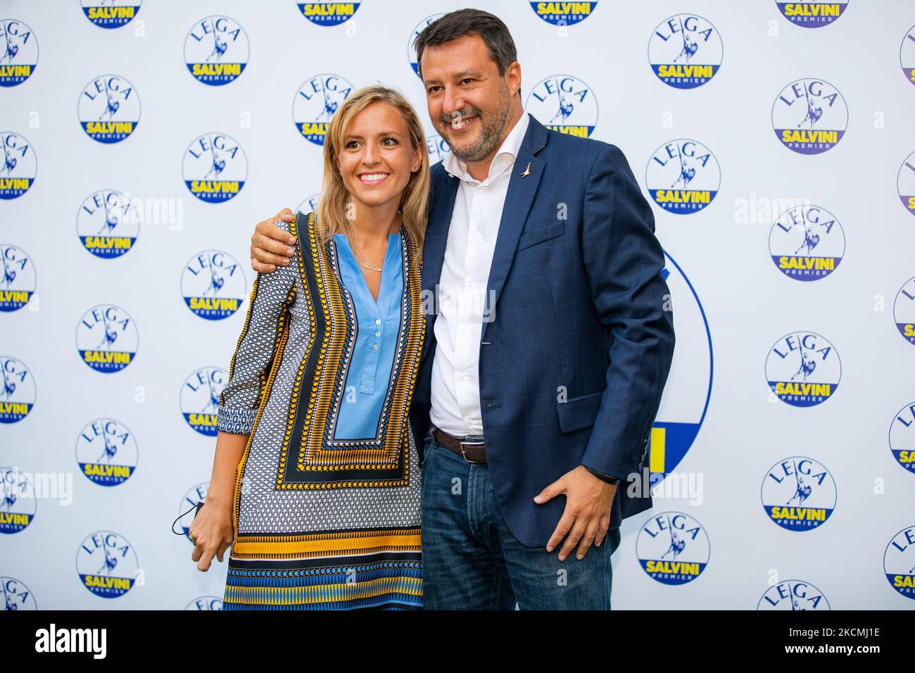Matteo Salvini und Silvia Sardone nehmen an der Lega-Pressekonferenz ...