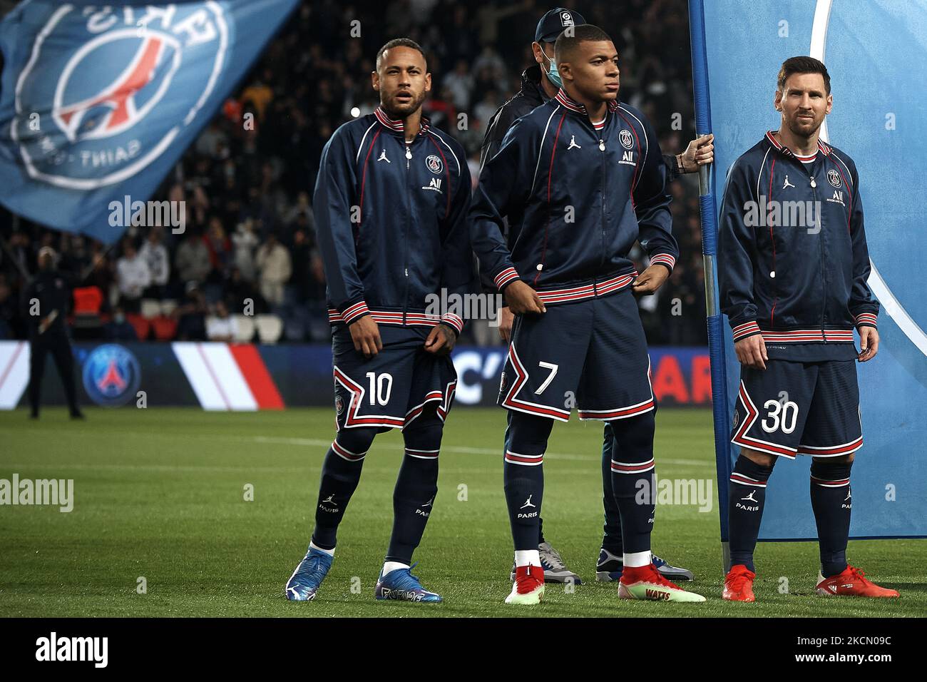 Kylian mbappe lionel messi -Fotos und -Bildmaterial in hoher Auflösung – Alamy