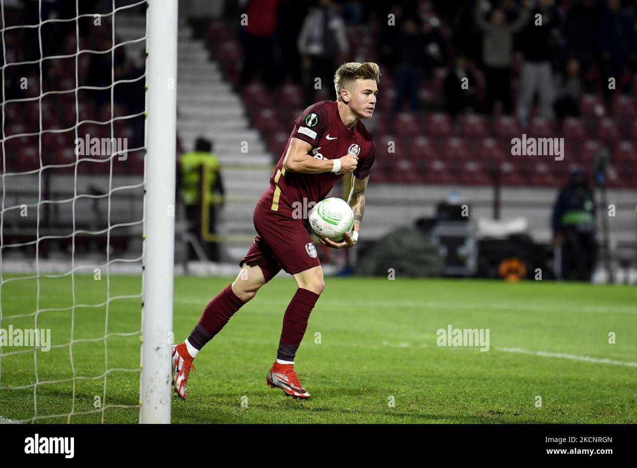 Claudiu Petrila von CFR 1907 Cluj feiert ein Gleichmacher-Tor gegen den ...