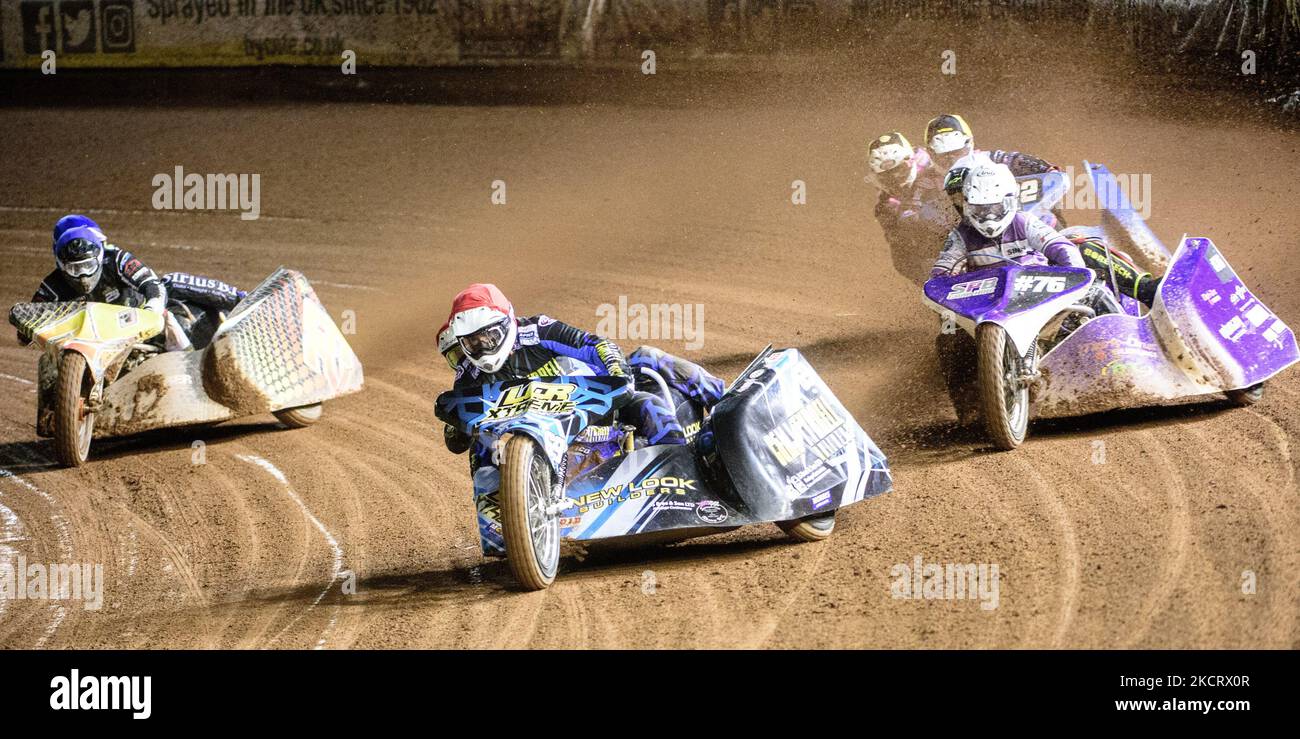 Matt Tyrell & Liam Brown (Rot) führt Tom Cossar & Wayne Rickards (Blau ...