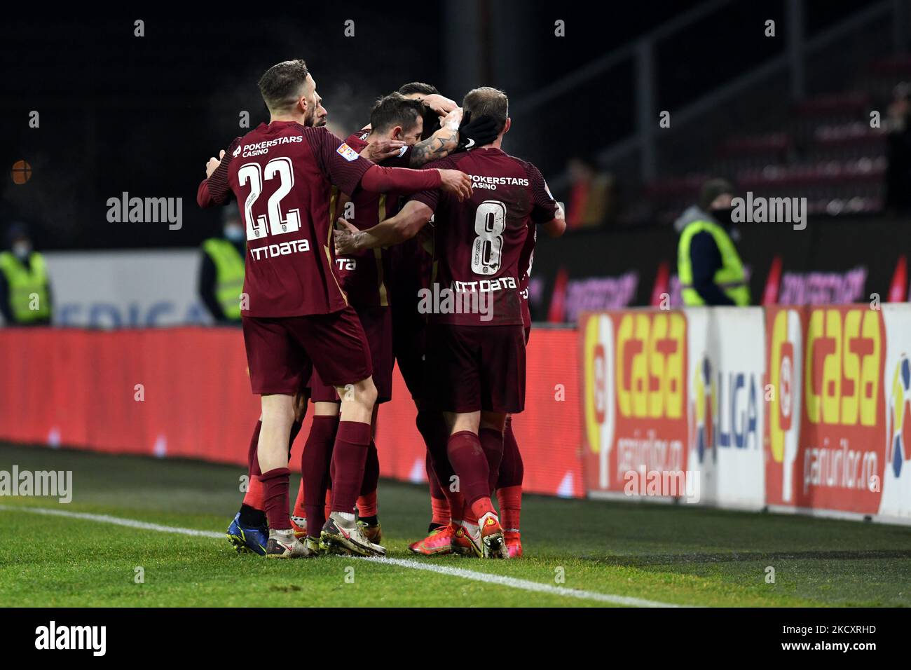 Spieler des CFR Cluj feiern nach ihrem ersten Tor in Rumänien Liga1 ...