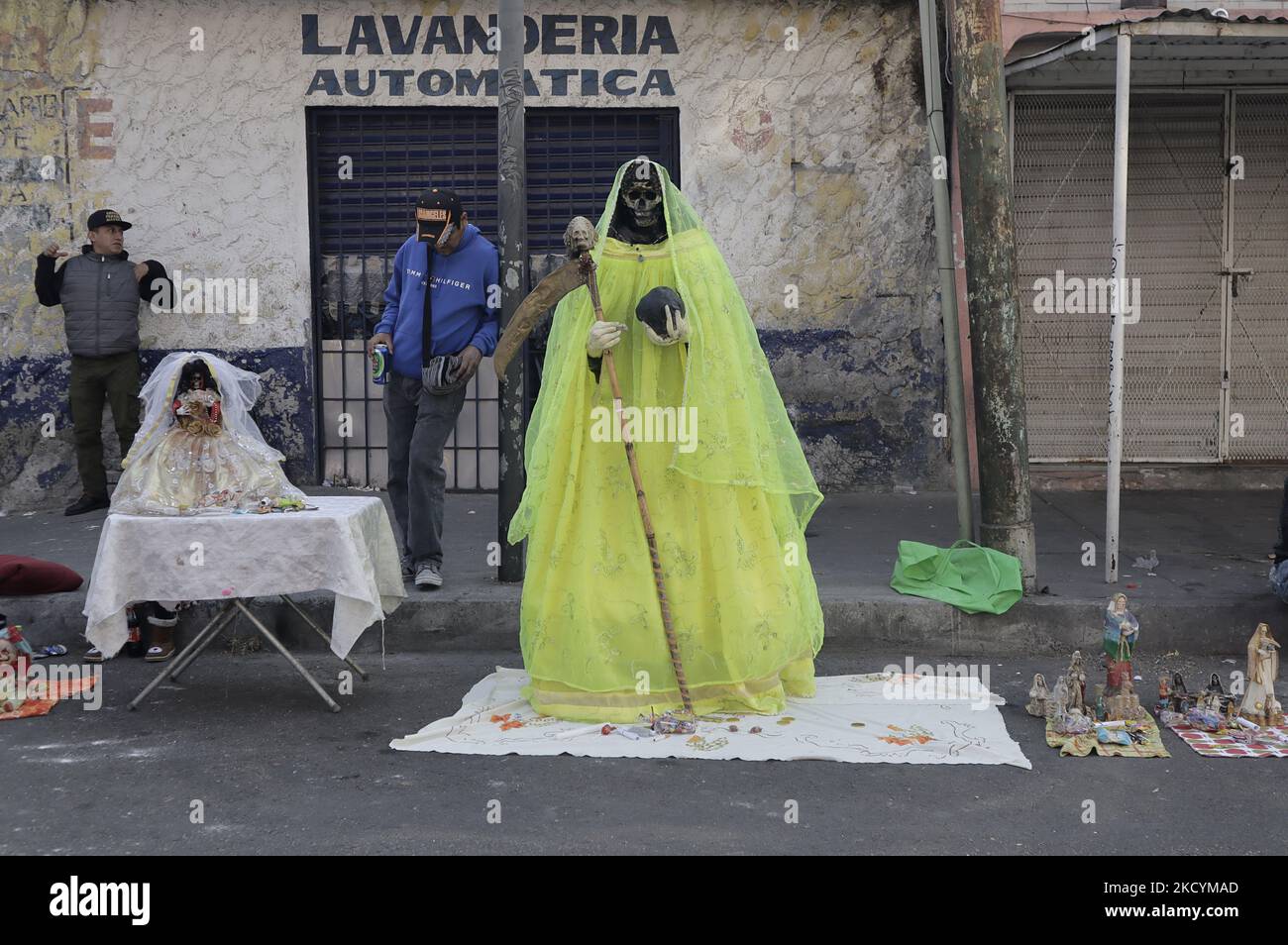 Anhänger von Santa Muerte besuchten ihren Tempel in Epito, Mexiko-Stadt ...