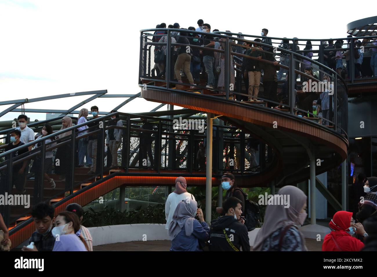 Skywalk senayan park -Fotos und -Bildmaterial in hoher Auflösung – Alamy