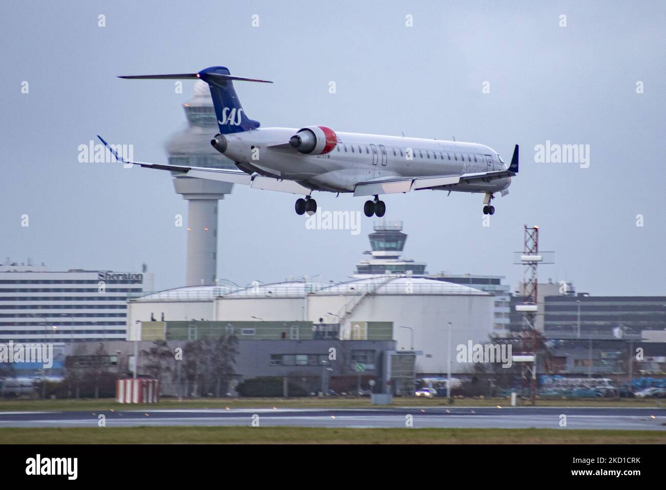Mitsubishi crj900 -Fotos und -Bildmaterial in hoher Auflösung – Alamy
