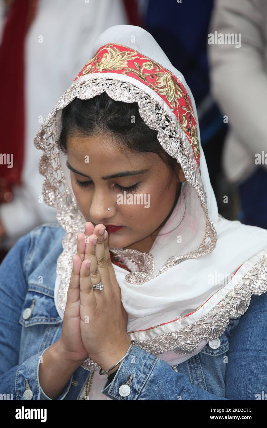 Lady in dupatta -Fotos und -Bildmaterial in hoher Auflösung – Alamy