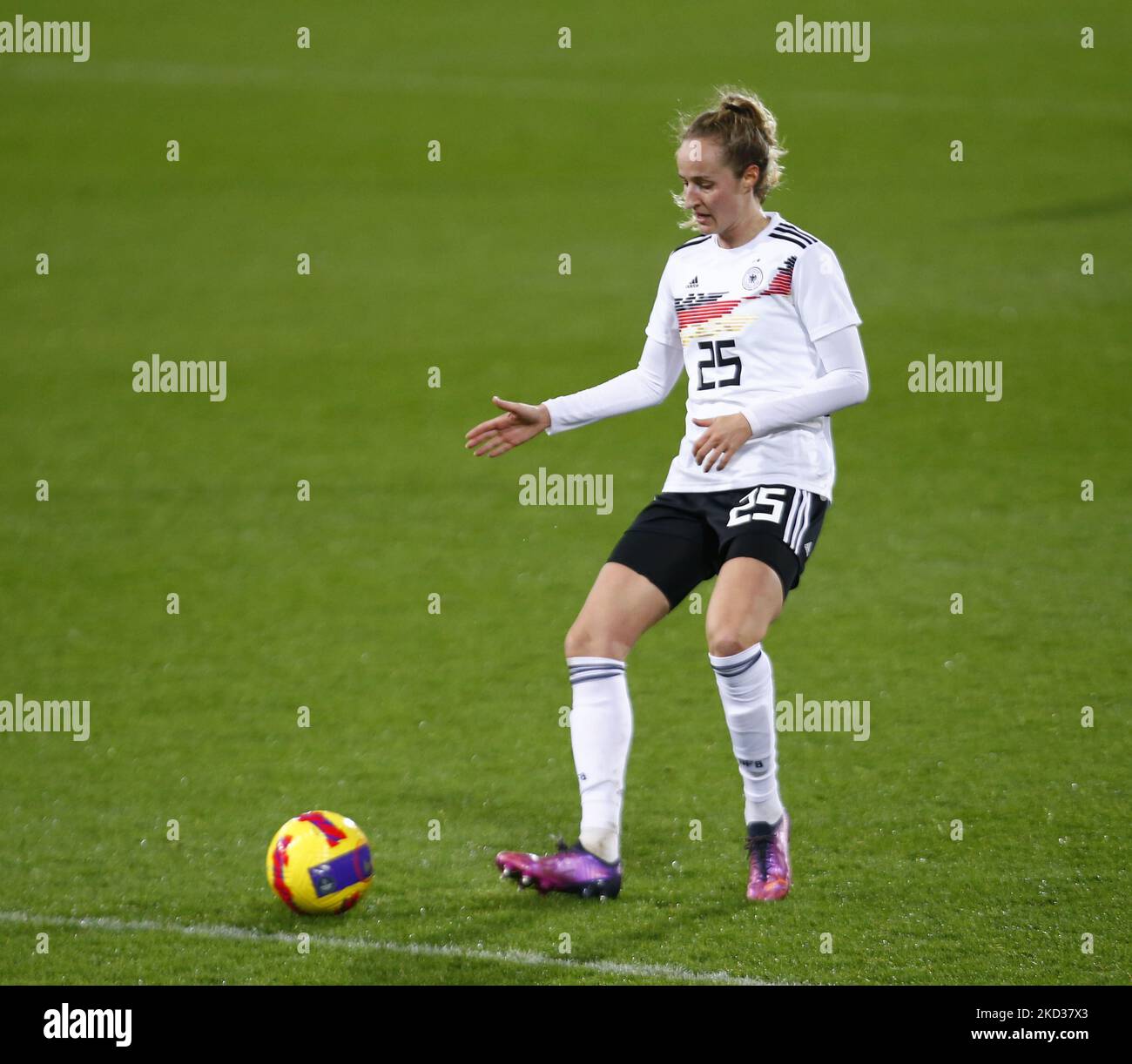 Fabienne Dongus (1899 Hoffenheim) aus Deutschland beim Arnold Clark Cup ...