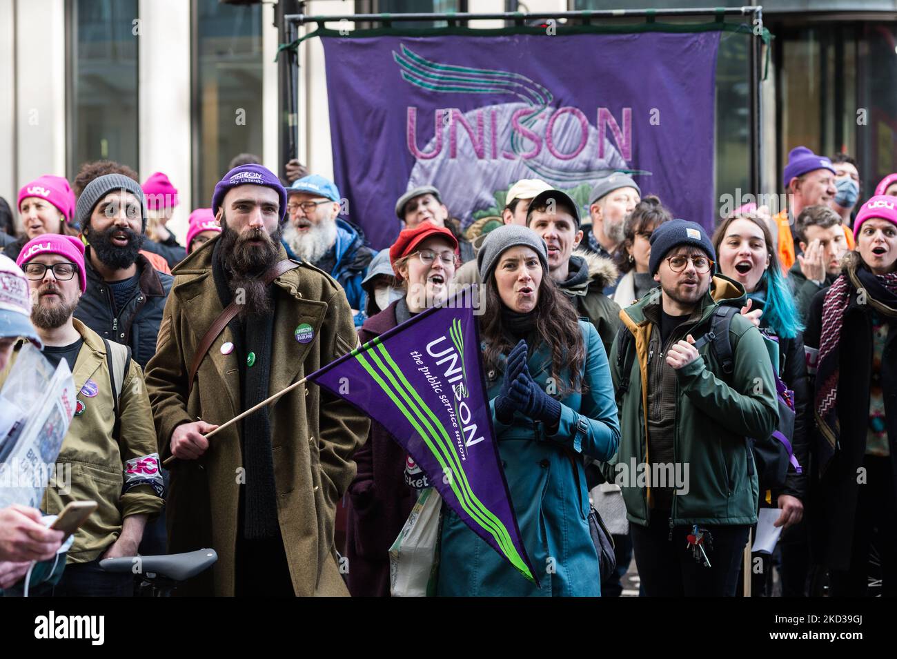 LONDON, GROSSBRITANNIEN - 22. FEBRUAR 2022: Dozenten, Gewerkschafter ...