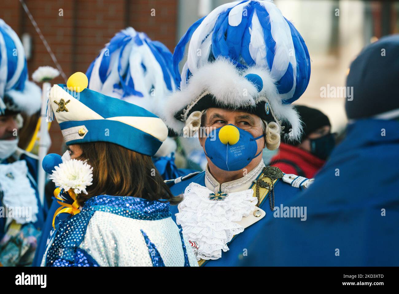 Zehntausend menschen -Fotos und -Bildmaterial in hoher Auflösung – Alamy