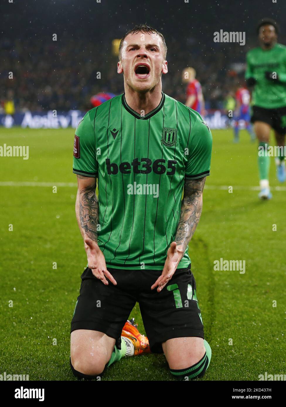 Stoke city feiert sein ziel -Fotos und -Bildmaterial in hoher Auflösung ...