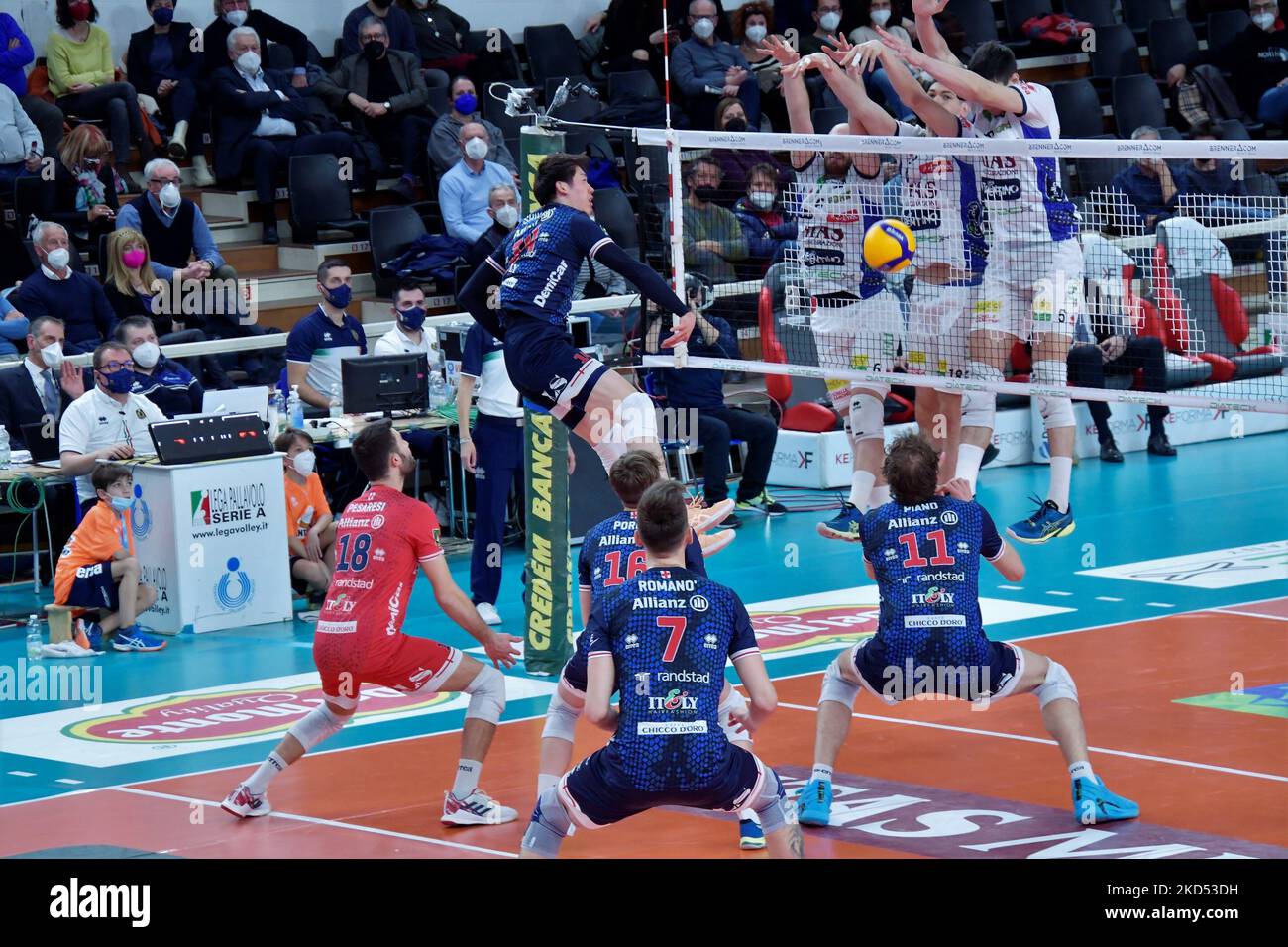 Alessandro michieletto block -Fotos und -Bildmaterial in hoher Auflösung – Alamy