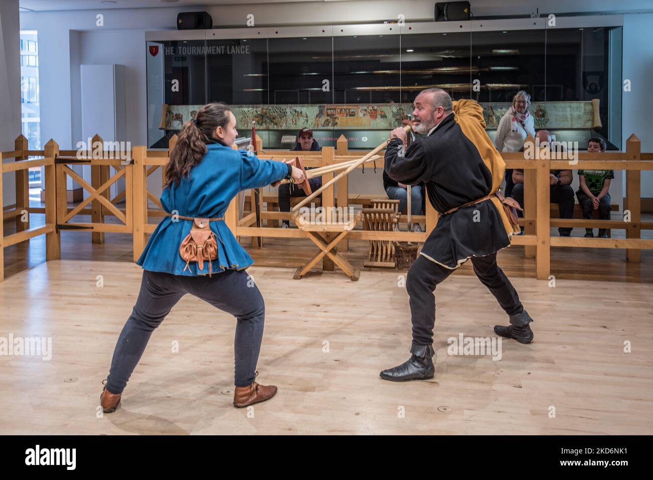 Schwertkampf im waffenmuseum -Fotos und -Bildmaterial in hoher ...