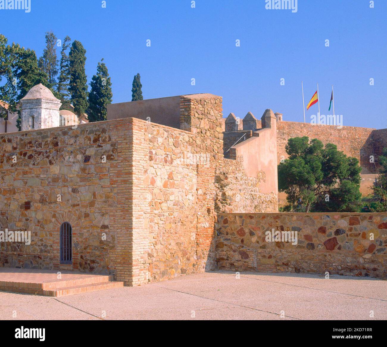 EINGANG A LA FORTIFICACION CONSTRUIDA EN TIEMPOS DE YUSUF I EN EL S XIV ...