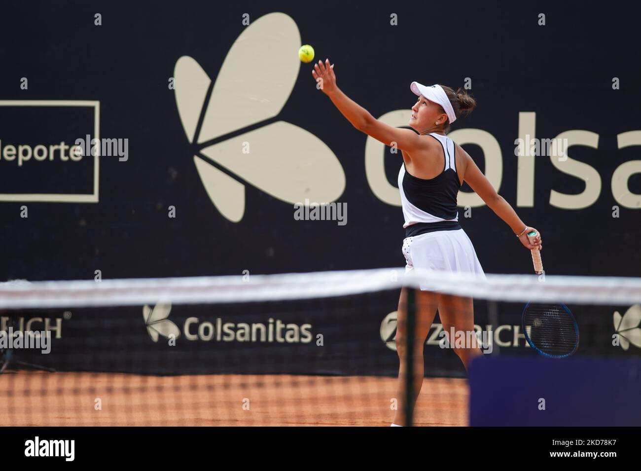 Die Russin Kamila Rajimova spielt beim Halbfinalspiel gegen die ...