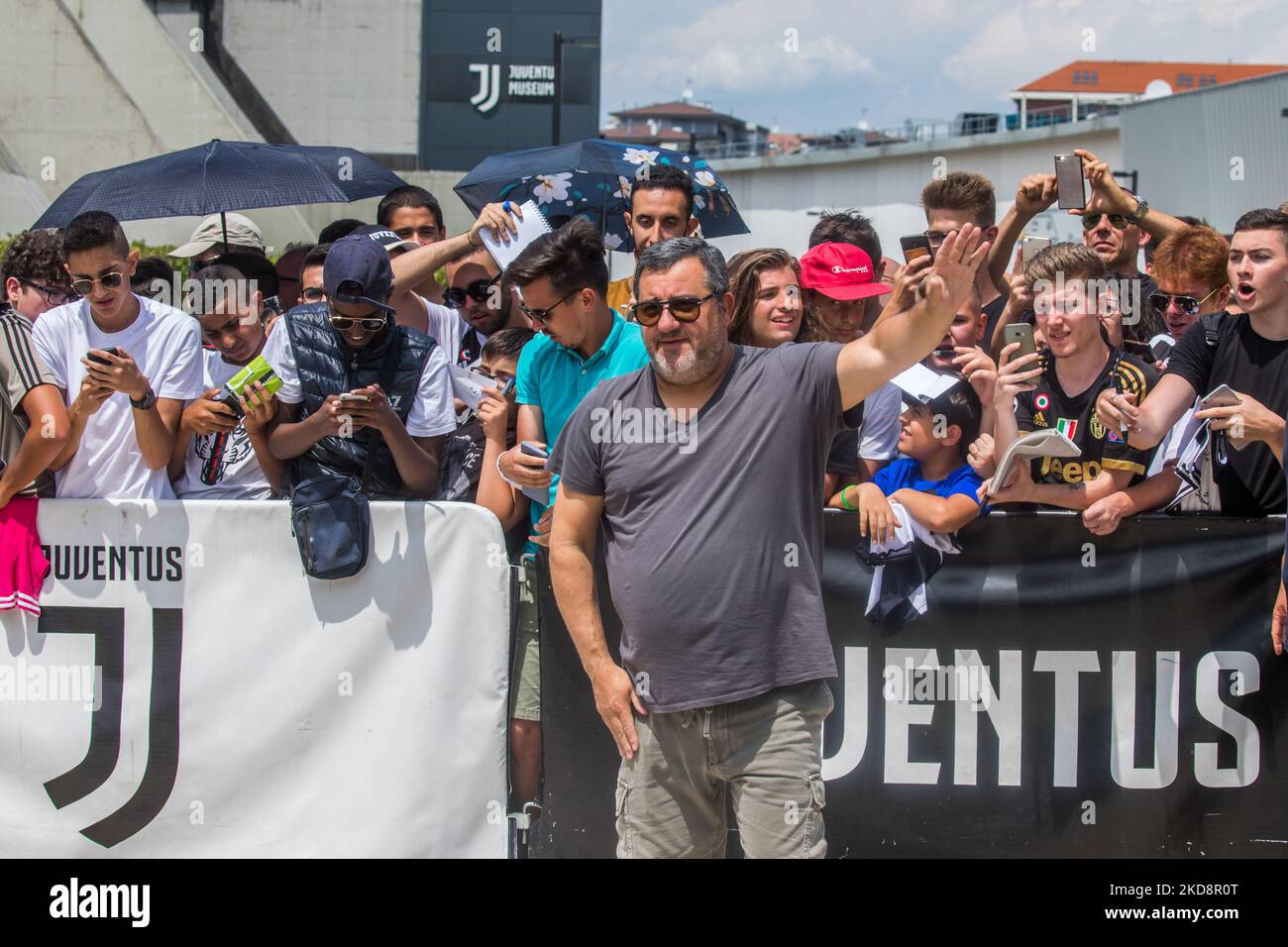 Mino raiola stirbt -Fotos und -Bildmaterial in hoher Auflösung – Alamy