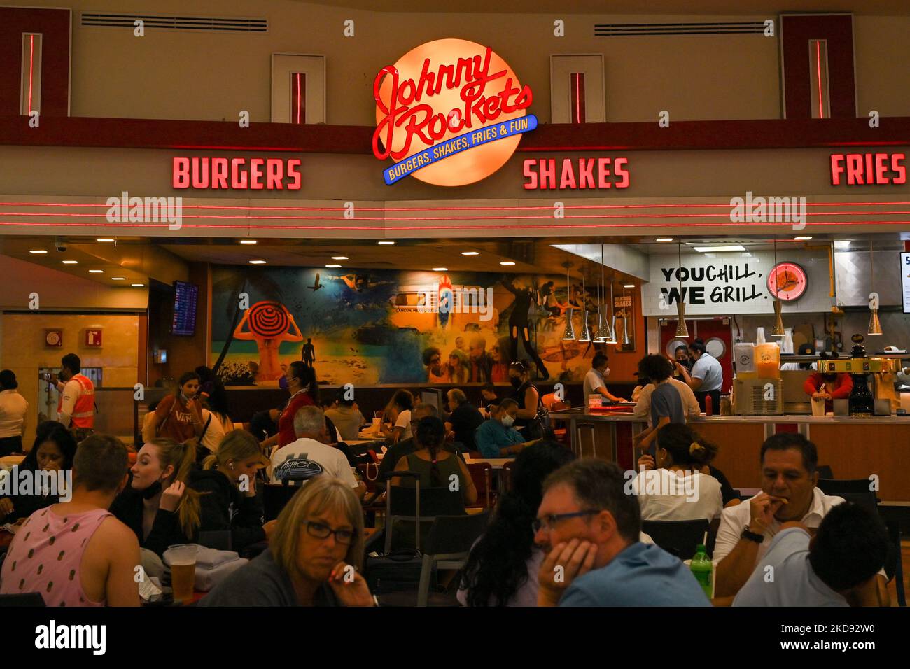 Johnny Rockets Restaurant im Terminal 2 des internationalen Flughafens Cancun. Am Montag, den 30 ...