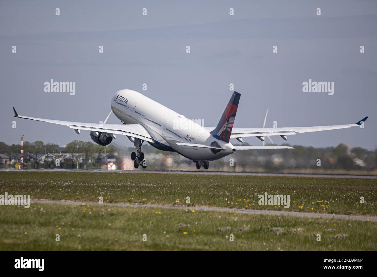 Delta Air Lines Airbus A330-300-Flugzeuge, wie sie beim Abflug vom ...