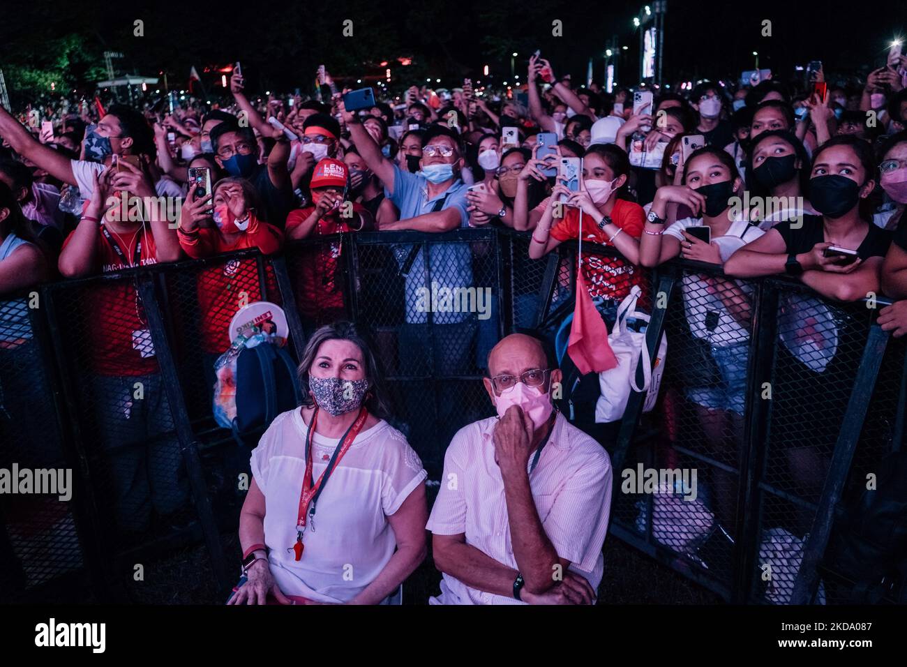 Die Anhänger des Präsidentschaftskandidaten, Vizepräsident Leni Robredo, und des Vizepräsidenten ...
